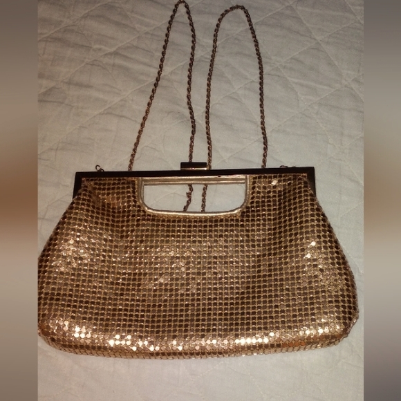 La Regale | Bags | La Regale Gold Tone Chain Mail Crossbody Evening ...